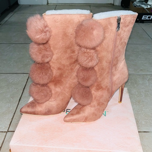 Cape Robbin | Shoes | Estoy Vendiendo Estas Hermosas Botas Color Rosa ...